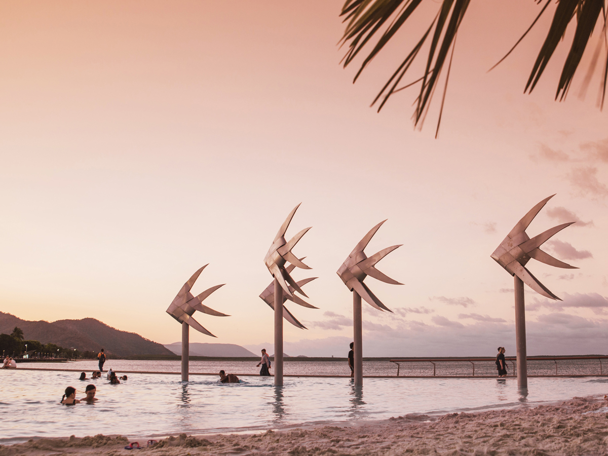 Cheap accommodation in cairns | Hides Hotel